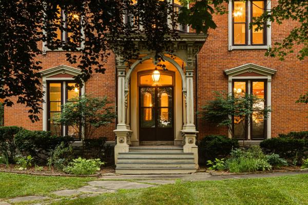 Utica, Ny Lodging,rosemont Inn: Sweet Inspirations - Utica, NY