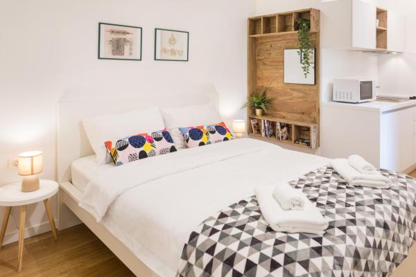 Studio Apartments Near Park Zrinjevac - Zagreb