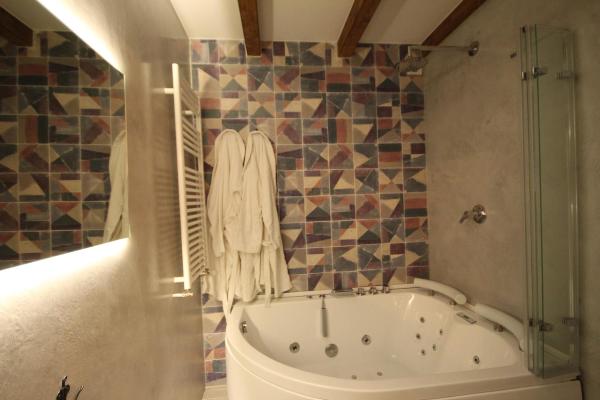 Jacuzzi In The Room - Spain