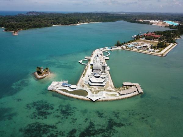 Doulos Phos The Ship Hotel - Bintan