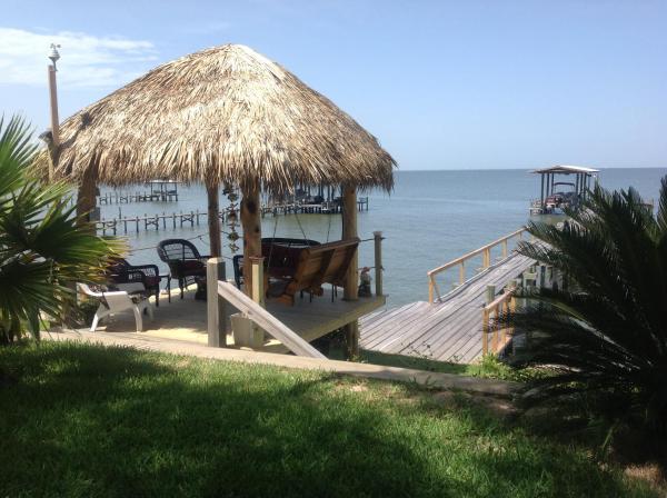 Come Friday Cottages - League City, TX
