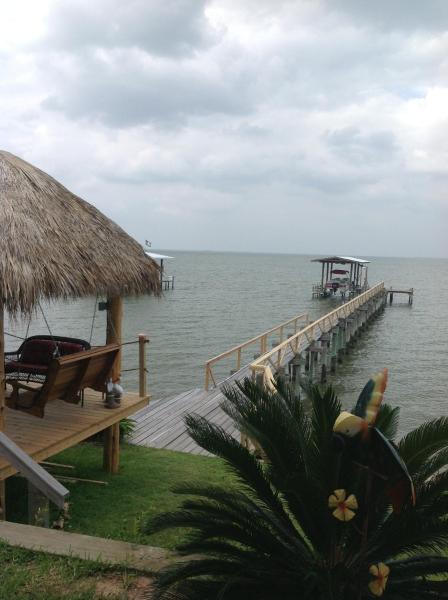 Awesome Getaway On The Bay! Get On Island Time W/ Us! Swim, Fish & Play All Day - League City, TX