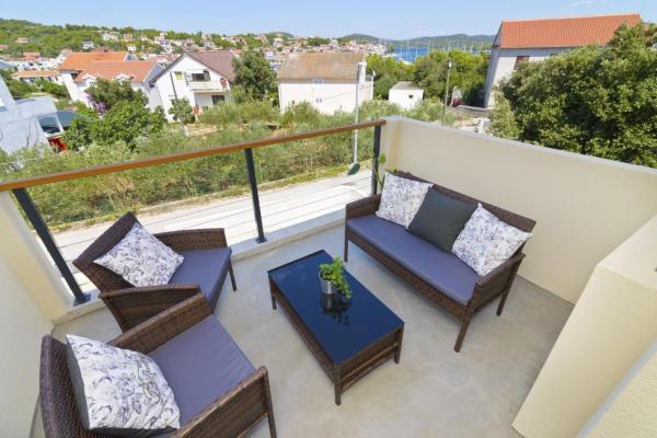 Apartment Dragana, Jezera, Island Murter - Jezera