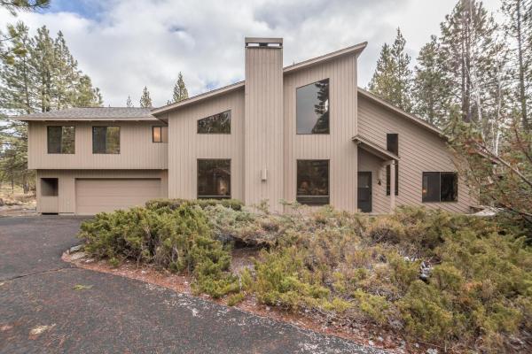 Remodeled, Hot Tub, Bikes, Bonus Room, 10 Sharc Passes - Sunriver, OR