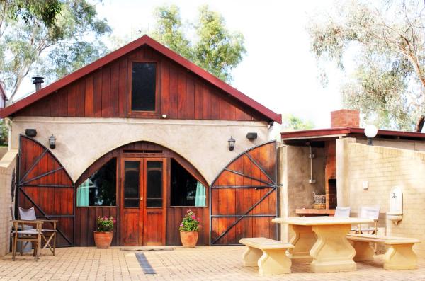 Outback Cellar & Country Cottage - Dubbo
