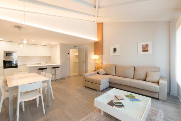 Apartamentos Turisticos - Papel Armado - Calle Caldereros 33 - Tudela
