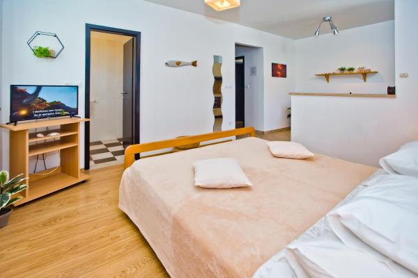 Hvar Apartments 8 Min To The Beach - Hvar