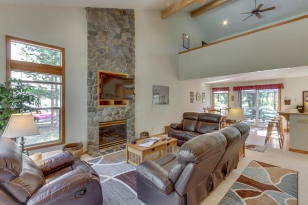 Redwood Lane 08 | Discover Sunriver - Sunriver, OR