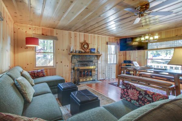Cozy Bobby Grey Manor - South Lake Tahoe, CA