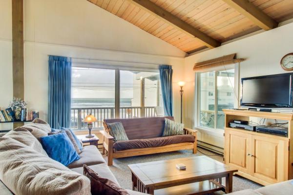 Beach Retreat -- Lower Retreat - Newport, OR