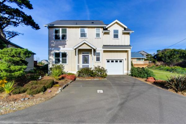 The Yellow Rose House - Lincoln City, OR