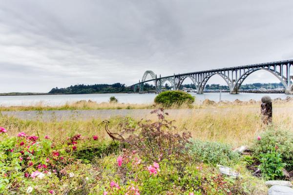 Beautiful Bayfront Townhouse With Amazing Bridge Views, Next To The State Park - Newport