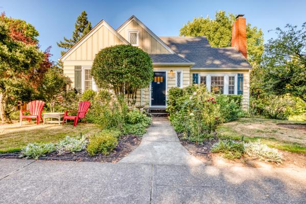 Cheerful Home With Patio & Yard - Walk To Parks, Trails & Hayward Field - Eugene, OR