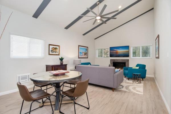 Luxurious Townhouse With Ocean View, Easy Walk To Beach & Village Center - Dana Point, CA