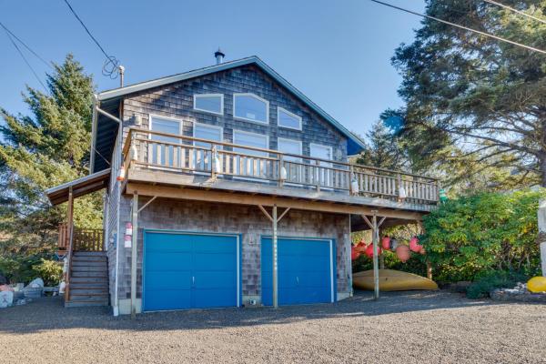 The Heron's Nest Vacation Rental - Cape Meares