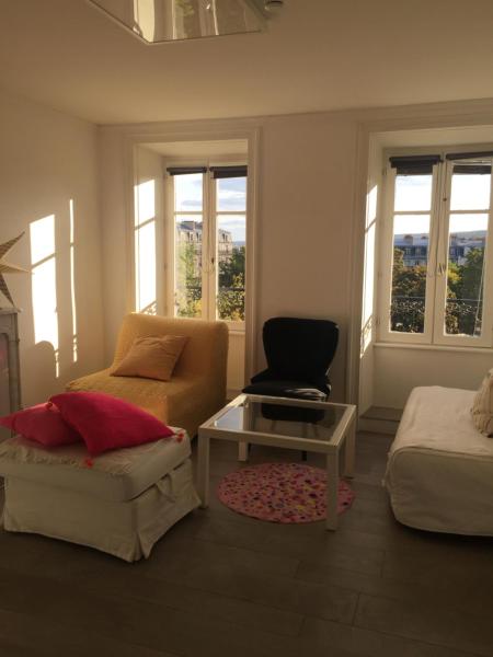 Le Jardin Darcy Liberté Hyper Centre Gare-ville Parking Public Payant Dans La Rue - 迪戎