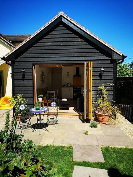 The Bird House At Woodburn Cottage - Colchester