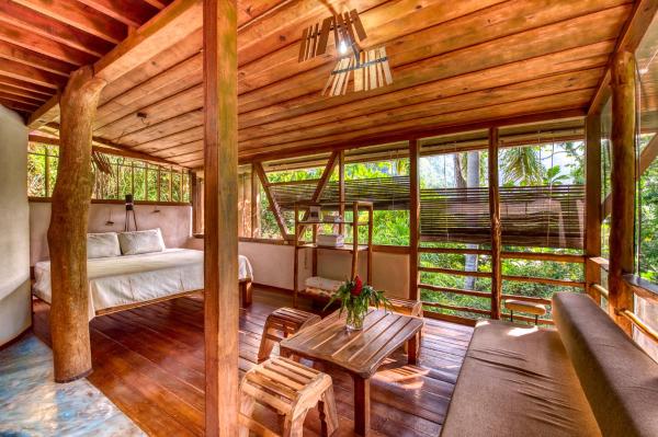 Omega Tours Eco-jungle Lodge - Honduras