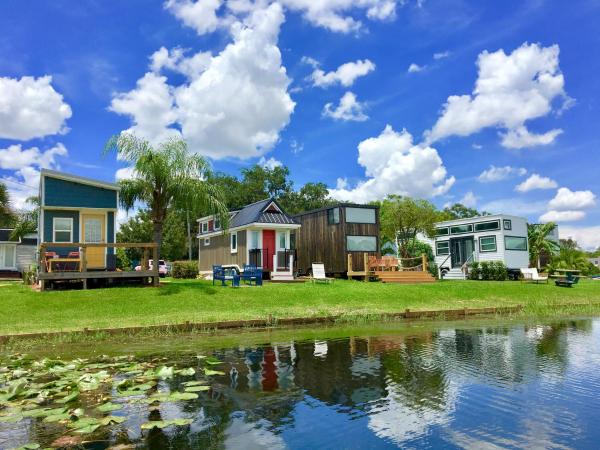Orlando Lakefront Tiny Homes 6 Plus Month Rentals - Orlando