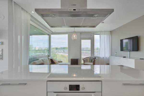 1br City Center Home By The Park With Private Sauna, Balcony & Lake View - Helsinki