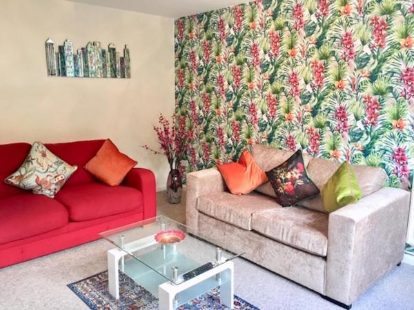 Homely & Cosy 3 Bed Birch Close House With Free Parking, Garden & Sleeps 8 - Cambridge, UK