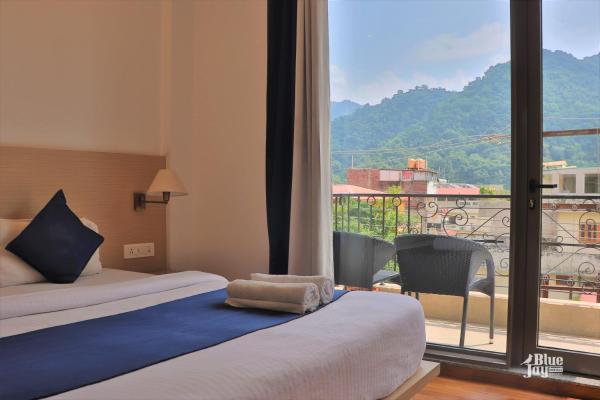 The Blue Jay Hostel - Rishikesh
