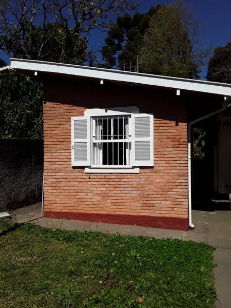 Suíte Bem Localizada. - Campos do Jordão