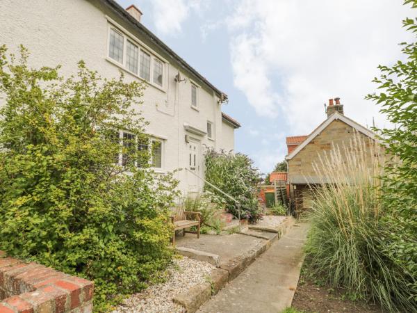 Stakesby House Apartment 3 - Runswick Bay