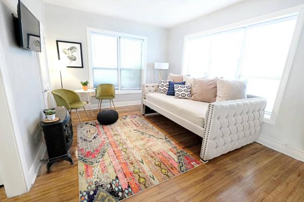 Trendy Flat, Lower-greenville Ave Area - Carrollton, TX