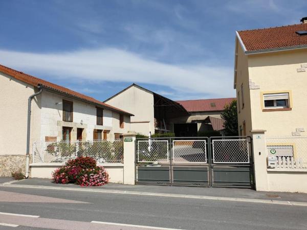 Cour La Dame Chez Béatris Et Christophe Janson - Marne