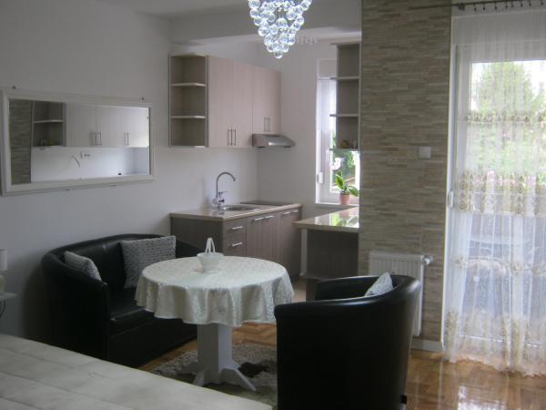 Ildiko Studio Apartment Is A Calm Place To Relax - Subotica