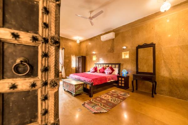 Jaisalmer Hostel Crowd - Jaisalmer