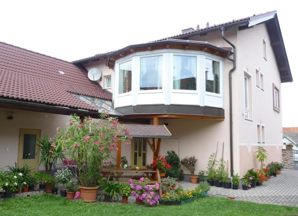 Gertis Blumenhof Privatzimmer, Ferienwohnung - Oostenrijk