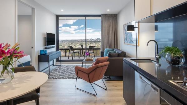 2 Bedroom With Stunning Views Over Box Hill Garden - Box Hill