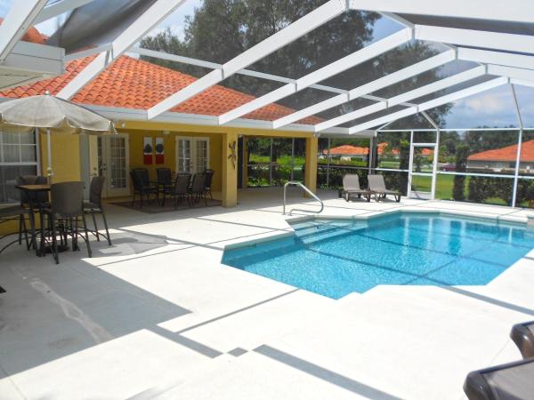 Stylish Pool Villa Close To Withlacoochee Bike Trail Home - Inverness, FL