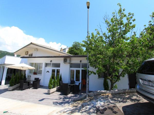 Apartments Nero - Selce