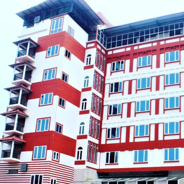 The Hotel Canoe - Kannur