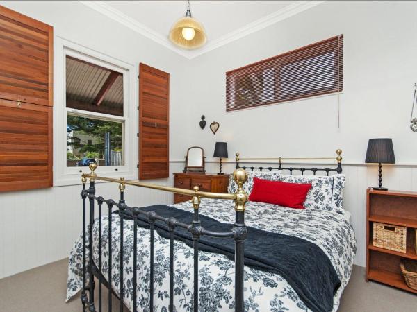 Railway Cottage - Port Fairy