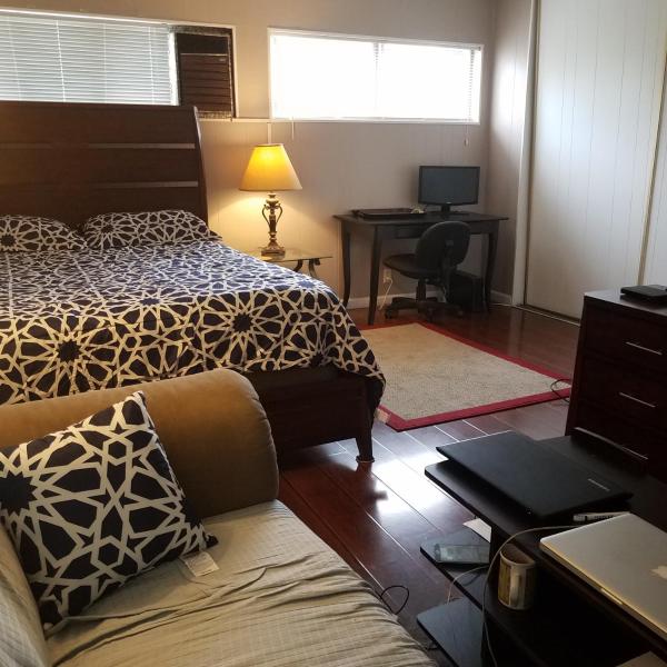 Woodland Hills Best Priced Room - Topanga, CA