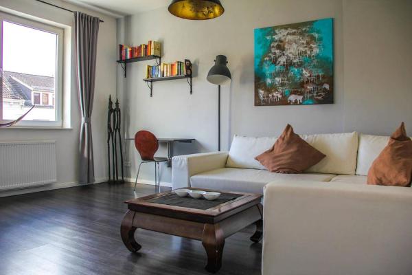 Exklusive 2 Zimmer Wohnung Mit Balkon In Top Lage! - Deutschland