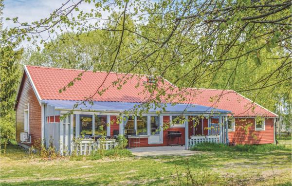 Nice Home In Färentunna - Stockholms län