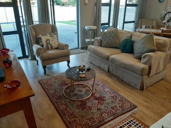 Mrs Catherine's Selfcatering Apartment - George
