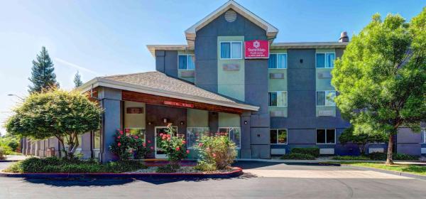 Surestay Plus Hotel By Best Western Redding - Redding, CA