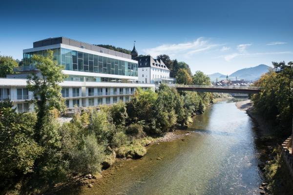 Das Schloss An Der Eisenstrasse -