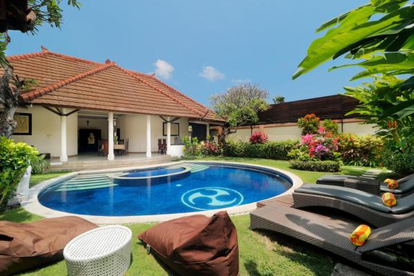2 Bedroom Premium Villa In Heart Of Seminyak, A 10-minute Walk From The Beach - Kuta
