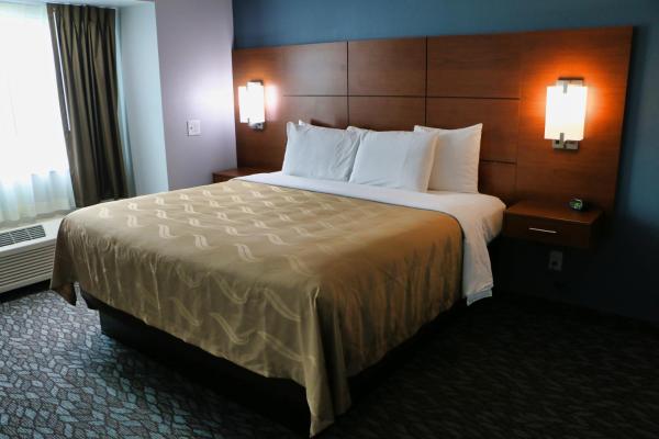 Quality Inn & Suites Watertown Fort Drum - Watertown, NY