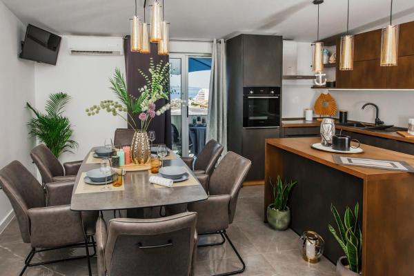 Apartments Nora - Makarska