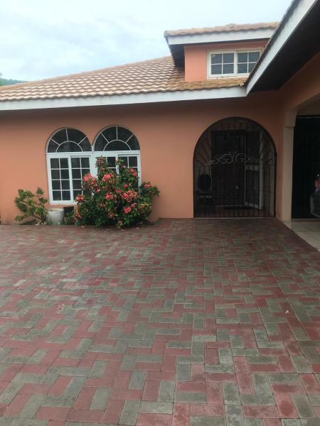 Raine’s Studio And More - Jamaica