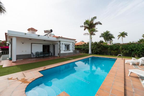 Villa Cosmos Chalet Con Gran Piscina Y Jardin Privado - Playa del Inglés