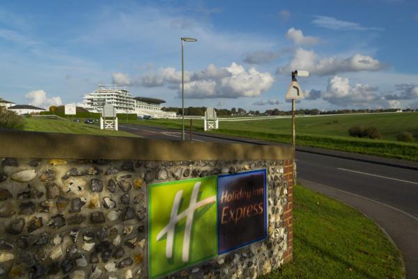 Holiday Inn Express London - Epsom Downs By Ihg - Surbiton
